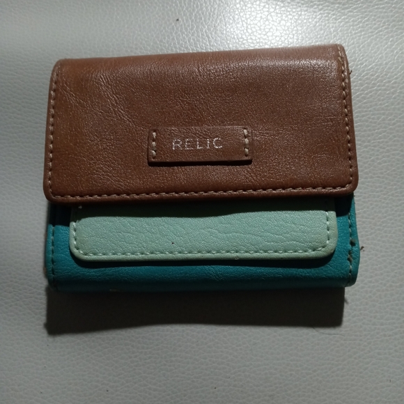 Relic | Bags | Euc Relic Leather Wallet | Poshmark